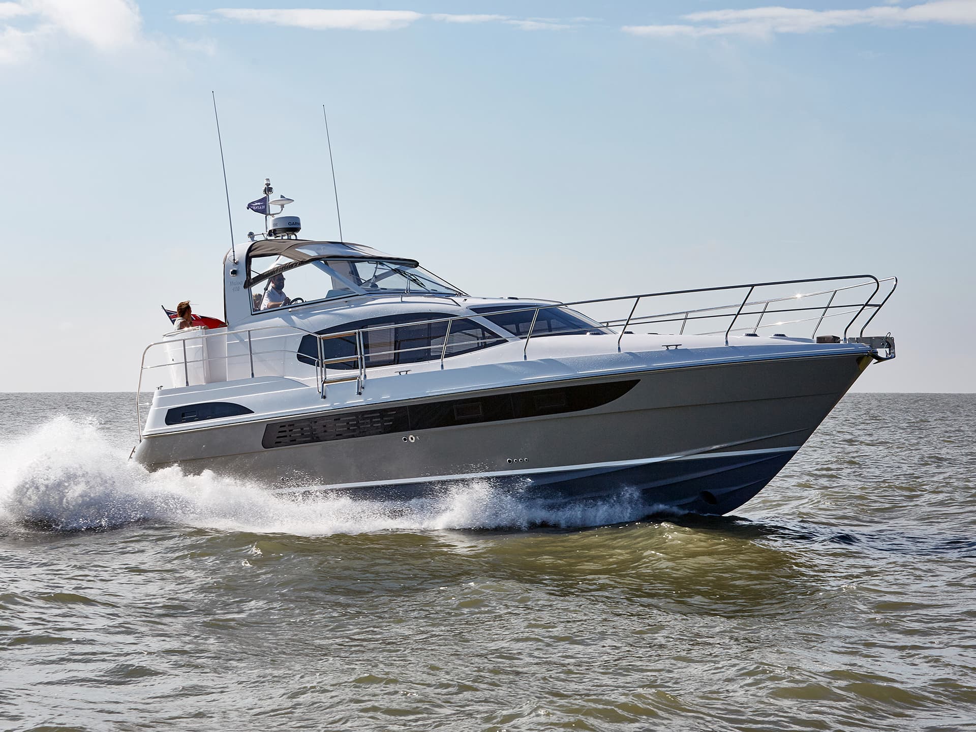 Haines Motorjachten — Smelne Yachtcenter
